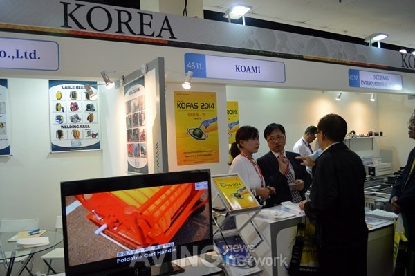 Metal Tech 2014 Opens Its 20th Anniversary Exhibition At PWTC : 네이트 뉴스