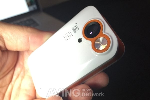 [MWC 2015 영상] Acumulus9, 지능형 웨어러블 카메라 '킨드레드캠' 전시 : 네이트 뉴스