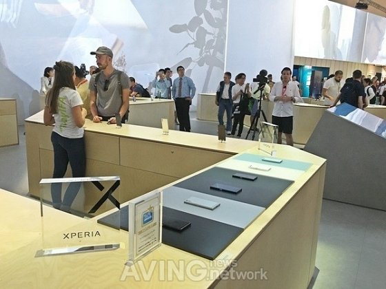 [IFA2016] 소니, 새로운 플래그십 '엑스페리아 XZ'와 '엑스페리아 X 콤팩트' 공개 : 네이트 뉴스