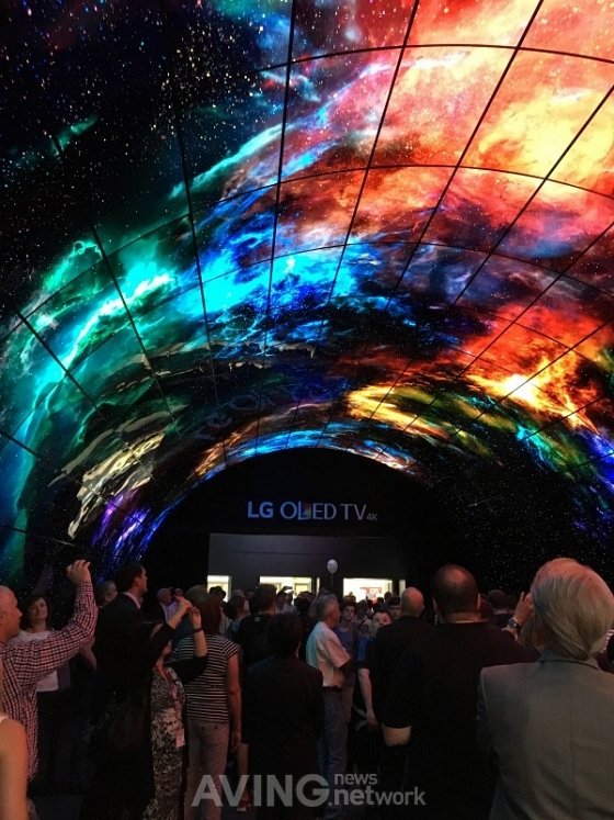 [IFA2016 Video] Wonderful LG OLED Tunnel Show @ Messe Berlin : 네이트 뉴스
