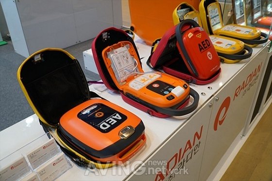 [KIMES 2017] Radian Exhibits its Semi-Automated External Defibrillator with High Accuracy and ...