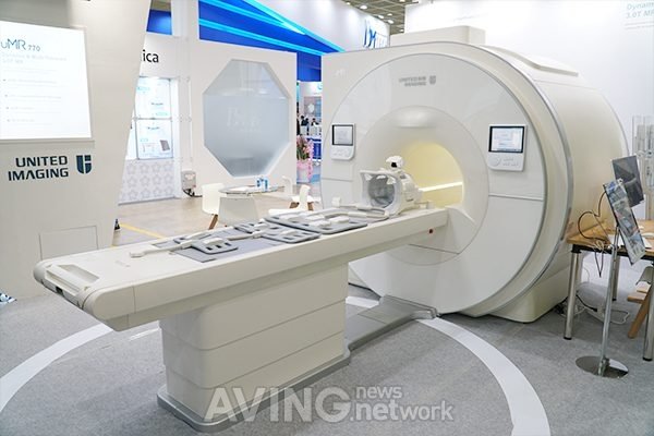 [KIMES 2018 Video] Konica Minolta · United imaging Healthcare showing ...