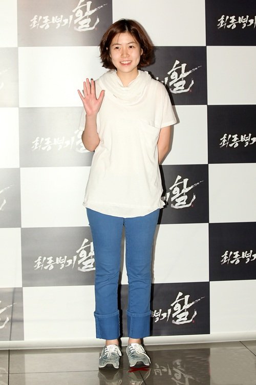 심은경 시사회 패션 “동네 마실 나왔나” vs “순수해보여” : 네이트 뉴스