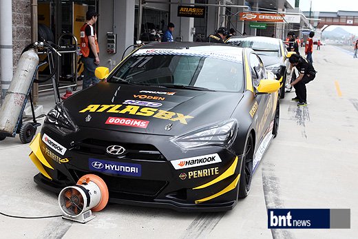 [bnt포토] '2012 KSF' 아트라스BX 팀 '지금은 정비 중~' : 네이트 뉴스