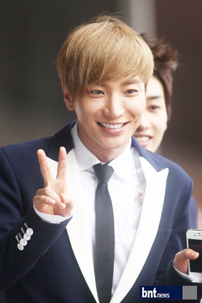 [bnt포토] 슈퍼주니어 이특 'SM콘서트 최고에요~' : 네이트 뉴스