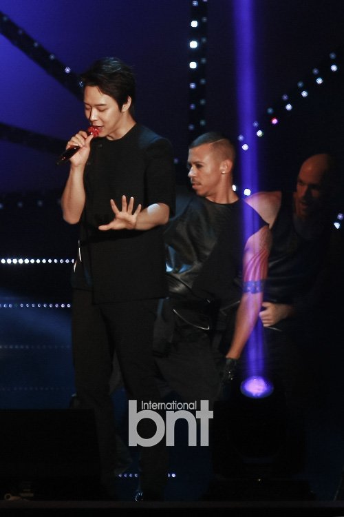 [bnt포토] JYJ 유천 '8년만에 무대, 마음껏 즐길래요' : 네이트 뉴스