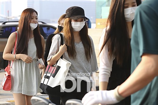 [bnt포토] 레드벨벳, '슈퍼스타 SMTOWN' 팬미팅 참석차 출국 : 네이트 뉴스