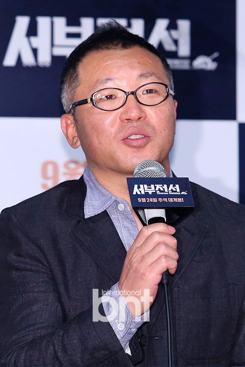 '서부전선' 천성일 감독 "초고 나온지 7~8년 됐다" : 네이트 뉴스