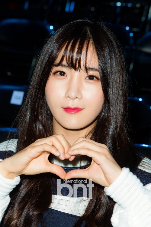 [bnt포토] 레인보우 조현영 '사랑합니다~' : 네이트 뉴스