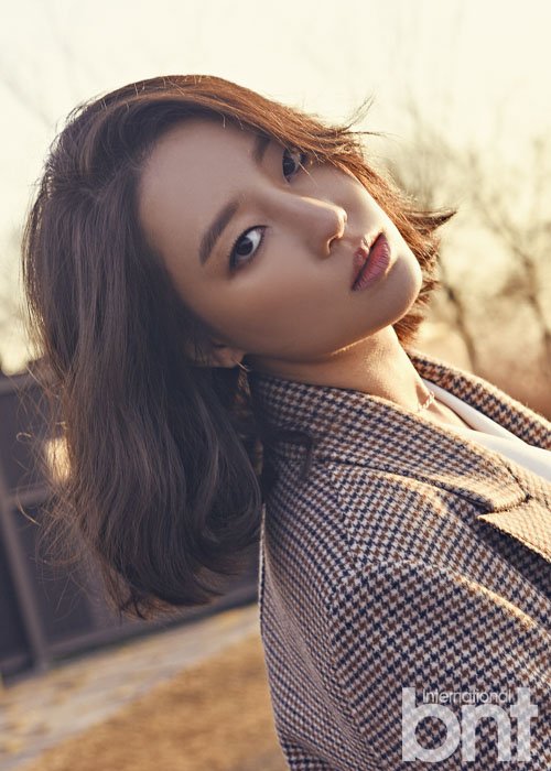 [bnt화보] 고우리 "몸매보다 외모에 더 자신 있어, 이마 라인 마음에 들어" : 네이트 뉴스