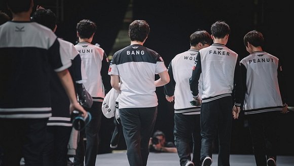 [MSI 4일차 경기결과] SKT 7승1패로 차기R 진출…G2·FW·GAM·TSM 나란히 3승5패 : 네이트 스포츠