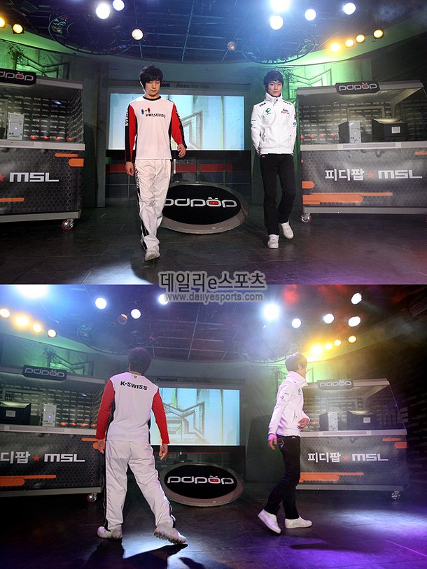 [포토] 피디팝 MSL 4강- 신동원 '1세트 잡고 기선제압!' : 네이트 뉴스