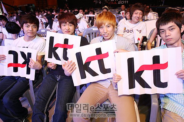 KT-STX 스타 선수단 "스포 응원하러 왔어요" : 네이트 스포츠