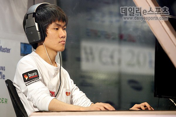 [WCG 스타2] IM 안호진, 메카닉 위용 앞세워 4강행 : 네이트 스포츠