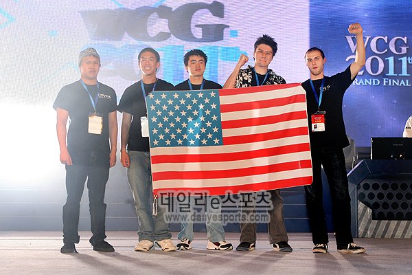 [WCG LOL] 미국대표 CDE, 폴란드 태풍 잠재우며 우승! : 네이트 스포츠