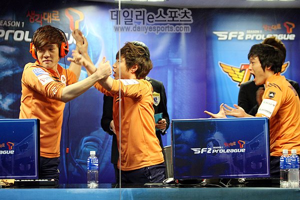 [생각대로T] SK텔레콤, STX 상대로 역전승! 1위 수성 : 네이트 스포츠