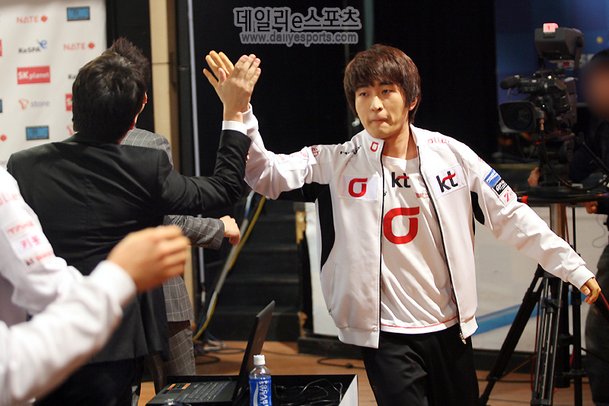 KT, STX전 7연승 달리며 1위 탈환? : 네이트 스포츠