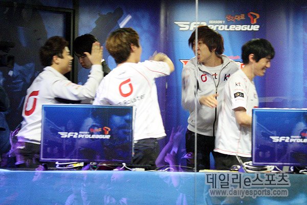 [포토] KT, STX 격파하고 PO 진출! : 네이트 스포츠