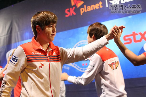 [MvP] SK텔레콤 김택용, 크리스 로란줴에게 0대2 완패 : 네이트 스포츠