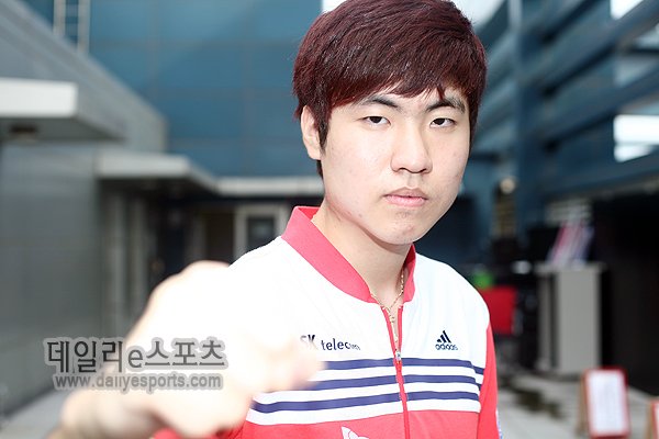 [MvP] SK텔레콤 어윤수, 유연한 체제 전환으로 승리! 2-0 : 네이트 스포츠