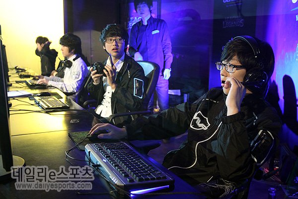[올림푸스 LOL] MVP 화이트, KT 롤스터 내전 확정시켰다! : 네이트 스포츠