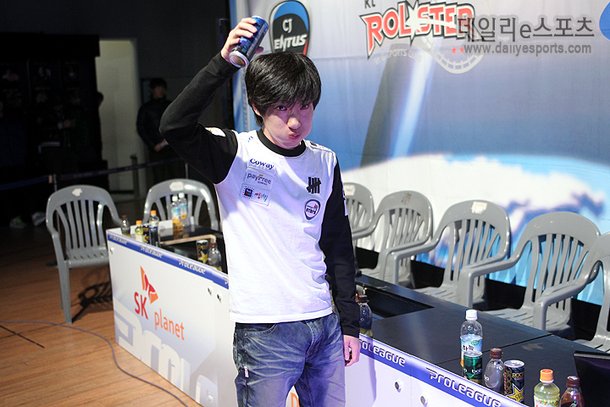 '1위를 잡아라!' 웅진 vs KT 프로리그 3R 3주차 현장스케치 : 네이트 스포츠