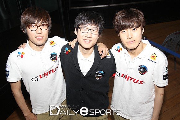 [WCG LOL] CJ 블레이즈 강찬용-이호종-함장식 "승리는 감독님 생일 선물" : 네이트 스포츠
