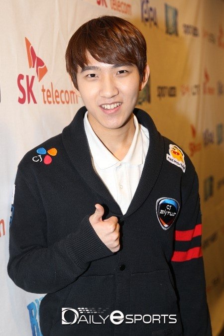 [IEM 월챔] CJ 김준호, 강초원 꺾고 4강 진출 : 네이트 스포츠