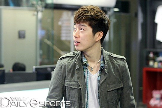 [포토] SKT T1 10주년 응원 위해 '황제' 임요환 떴다! : 네이트 스포츠