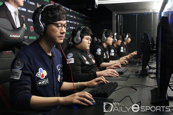 [KeSPA컵] CJ, 물 흐르는 듯 진에어 압박하며 기선 제압 : 네이트 스포츠