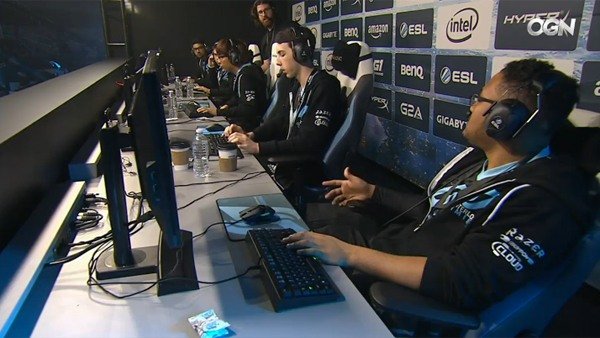 [IEM] CLG, 미드 킨드레드 앞세워 진에어에 압승 거두고 결승 진출 : 네이트 스포츠