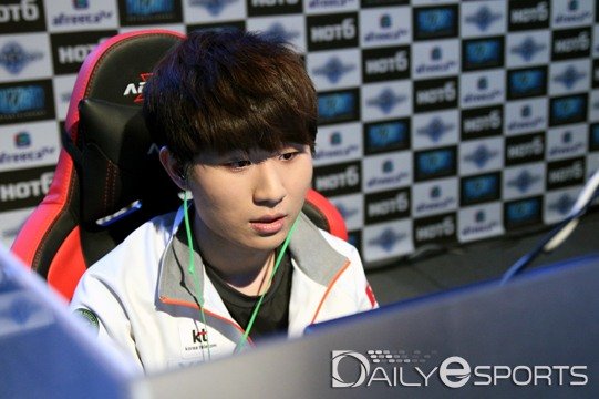 [GSL] kt 전태양, 김도욱에 압승 거두며 매치 포인트 달성!…3대0 : 네이트 스포츠