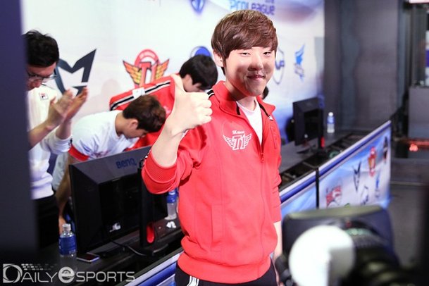 [포토] 준PO 올킬 따낸 SKT 김도우 '따봉~' : 네이트 스포츠