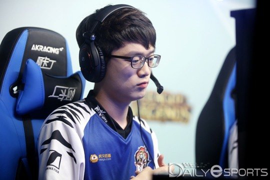 [롤챔스] 락스 '키' 김한기, 하루 200P로 공동 6위…MVP 순위 : 네이트 스포츠