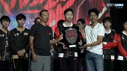 [리프트 라이벌스] '복수의 화신' LPL, 3대1로 LCK 잡으며 우승(종합) : 네이트 스포츠