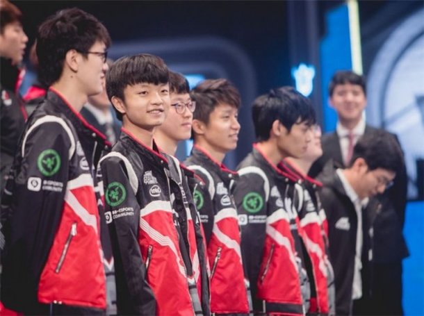 [롤드컵] 본실력 나온 EDG, C9 완파하고 혼돈의 A조 예약 : 네이트 스포츠