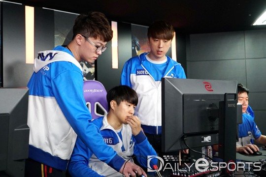 [CS:GO 아시아 마이너] MVP PK, 레니게이드와 함께 4강 진출 : 네이트 스포츠