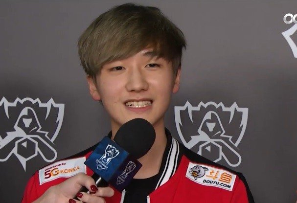 [롤드컵] SKT '피넛' 한왕호 "오늘 5세트 떠올리며 마인드 컨트롤하겠다" : 네이트 스포츠