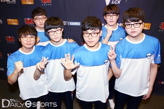 [롤챔스] MVP "bbq는 꼭 잡는다"! 1R 이어 2R서도 완승 : 네이트 스포츠