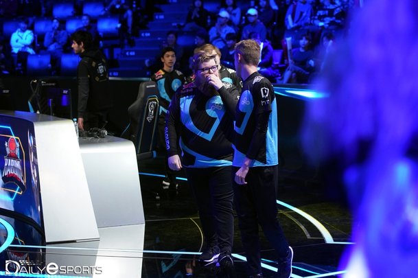 [포토] 북미 대표 C9, 2018 롤드컵 첫 승리 주인공! : 네이트 스포츠