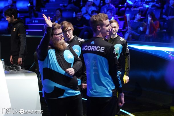 [롤드컵] C9, DFM 상대로 '북미잼' 보여주며 1일차 2전 전승 : 네이트 스포츠