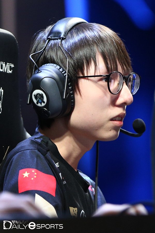 [포토] 2018 롤드컵 나선 RNG 'Mlxg' : 네이트 스포츠