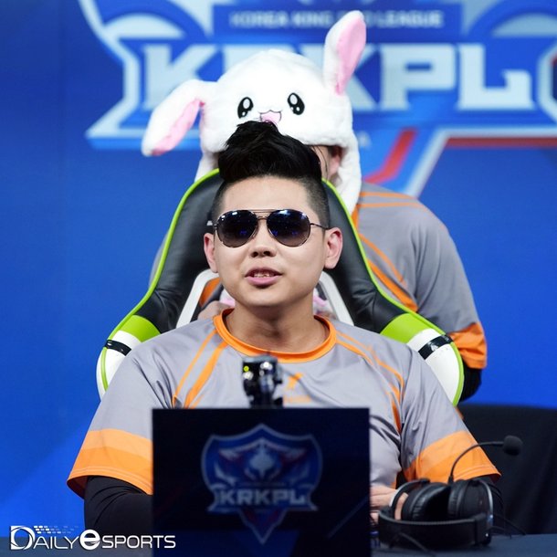 [포토] KRKPL PS행 홍건희-서혁진, 토끼귀 '흔들흔들' : 네이트 스포츠