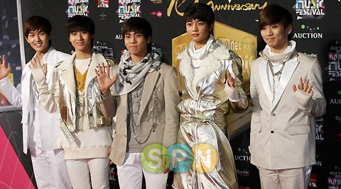 [포토]샤이니 'MKMF, 시상식 첫 경험 떨려요~' : 네이트 뉴스