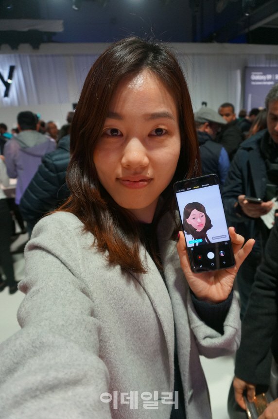 [MWC2018]"내 아바타로 사랑의 메시지를"…갤럭시S9 써보니 : 네이트 뉴스