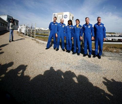 THE SHUTTLE DISCIVERY MISSION STS-121 FLIGHT CREW ARRIVES AT KENNEDY ...