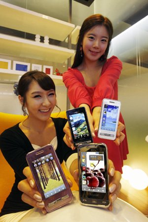 삼성 햅틱, 국내 풀터치폰 시장 2/3 점유 : 네이트 뉴스