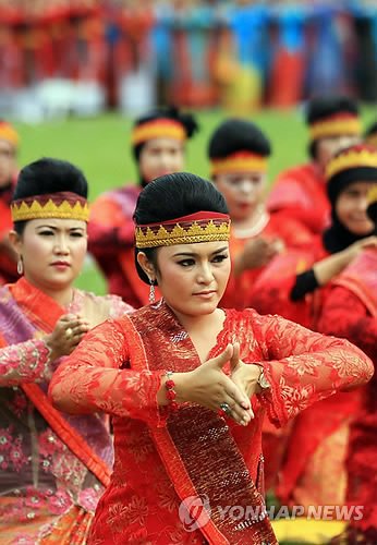 INDONESIA TOR TOR MASS DANCE : 네이트 뉴스