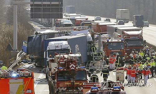 GERMANY LORRY ACCIDENT : 네이트 뉴스