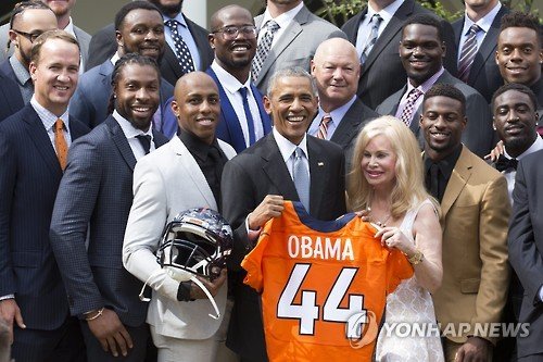 USA OBAMA NFL DENVER BRONCOS : 네이트 뉴스